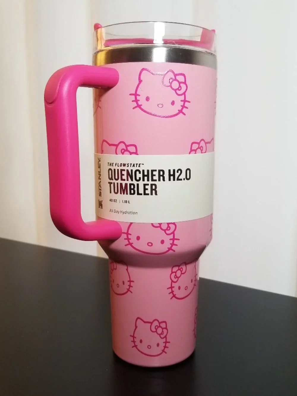 Stanley | Other | Stanley Pink Hello Kitty Flow State Quencher 2 40 Oz ...